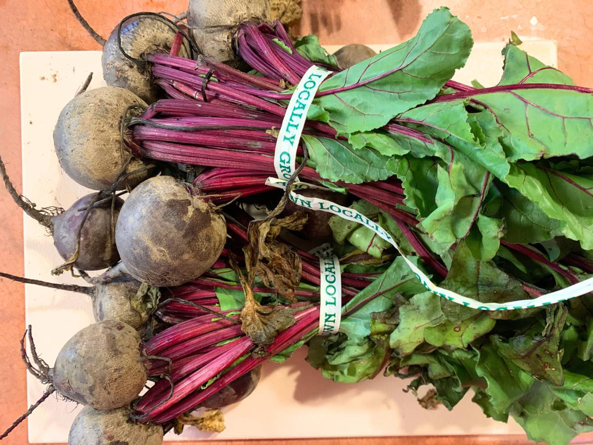 How To Cook Beets In The Instant Pot (Easy Method!)