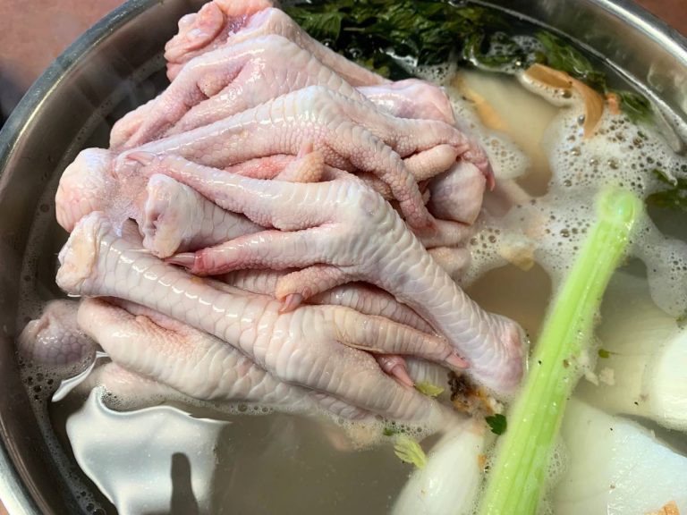 How To Make Chicken Feet Bone Broth and Health Benefits